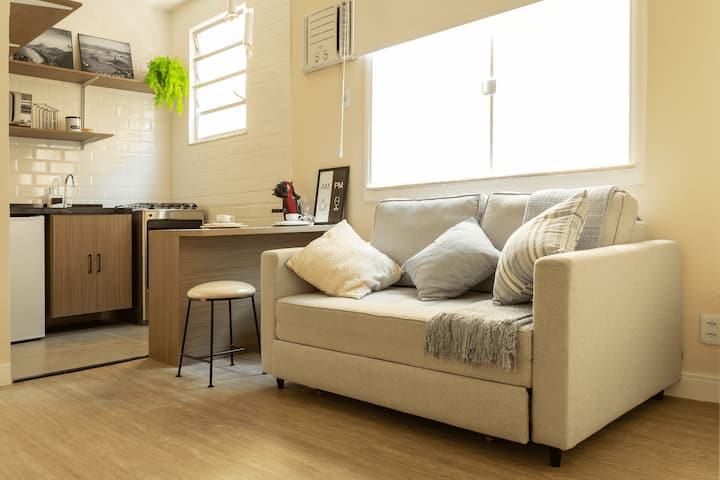 Apartamento Reformado, Próximo Praia E Metrô. - Copacabana