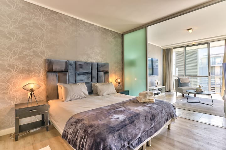 Modern 1 Bedroom Apartment In Waterfront Precinct. - Cape Town