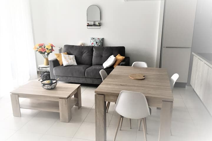 Appartement  3p , Balcon Et  Garage Sécurisé - Valbonne