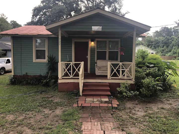 3br Quiet Area Home Close To Downtown - Tallahassee, FL