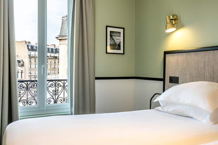 Chambre Supérieure Pour 2 Personnes - Paris