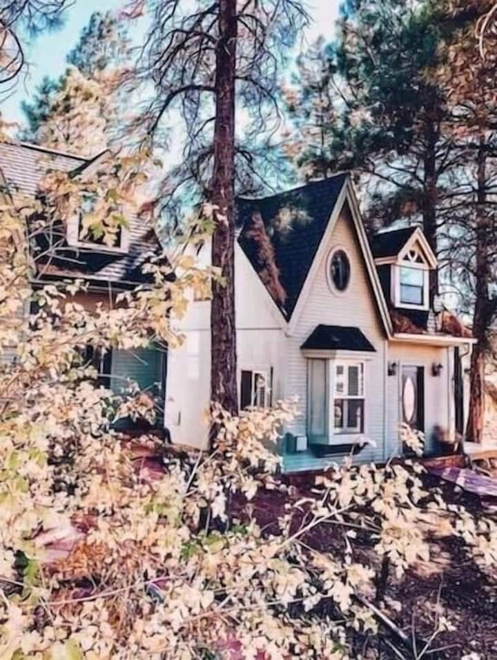 Cottage #3 Bellavue Estate, Cozy, Cute & Clean!! - Arizona