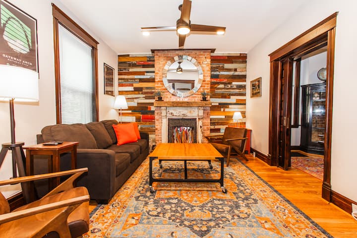 Cozy Art Home W/modern Finishes - セントルイス, MO