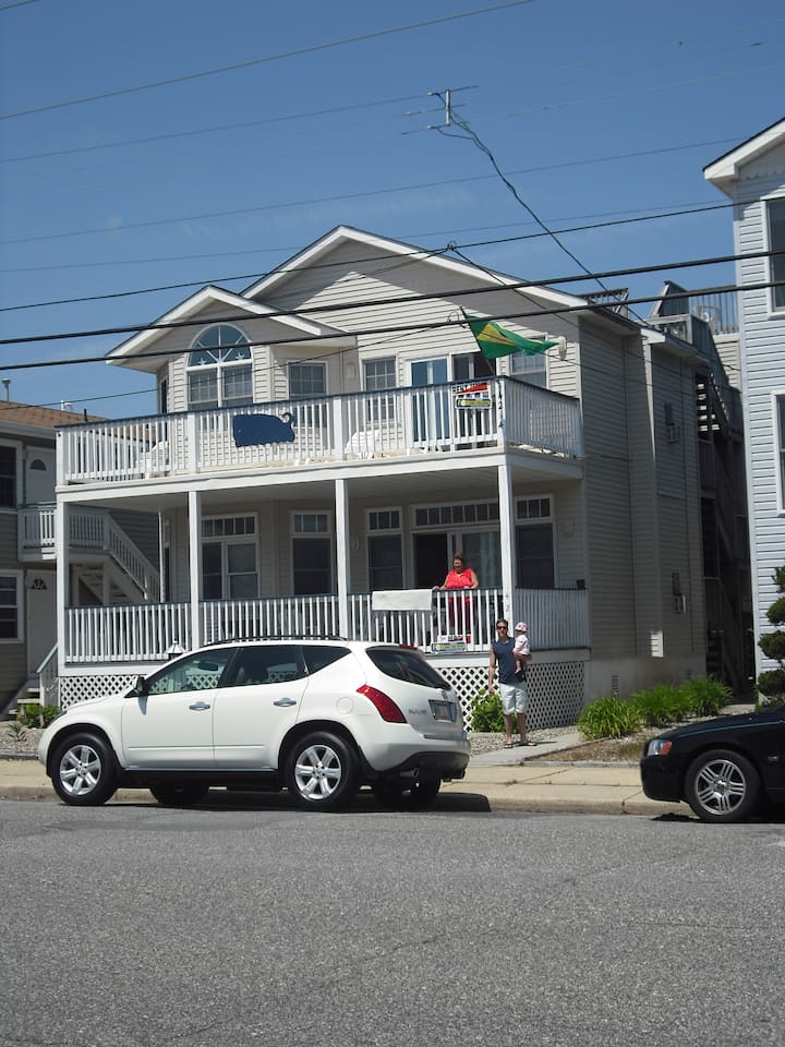 Beach House Four Bedrooms Decks Steps To Beach - Sea Isle City, NJ