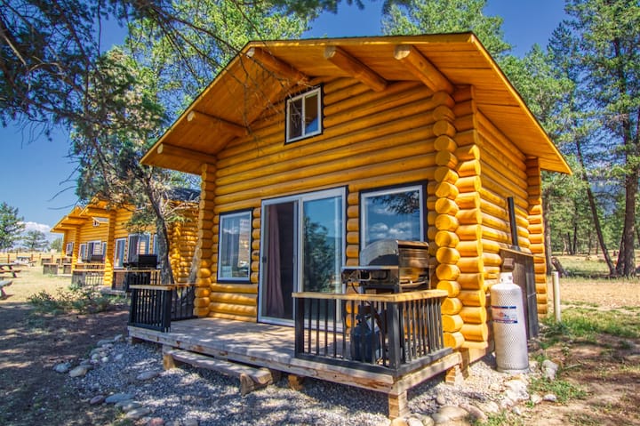 Spruce Cabin - The Raven's Nest Resort - Fairmont Hot Springs