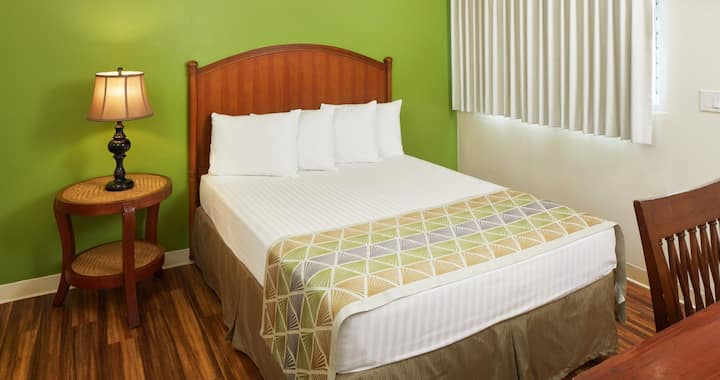 Private 1 Br O'hana Diamond Suite Near Hnl Airport - Honolulu, HI