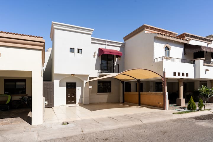 Amplia Y Elegante Villa De Parras Wifi - Hermosillo