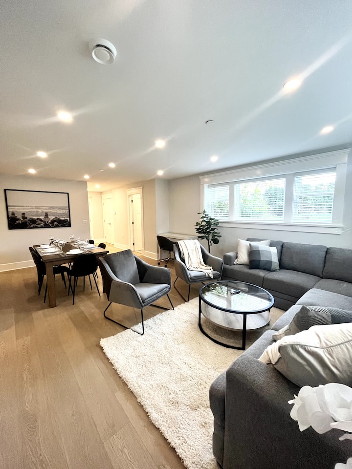 Bright 3br Little Italy — Cafés, Parks & Dining - Vancouver
