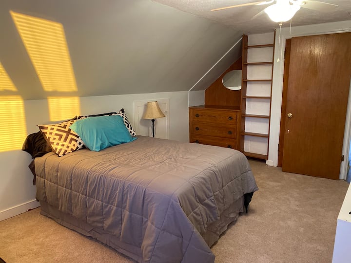 Bed On Bath, Off Street Parking, Laundry, Wifi - Waynesboro, VA