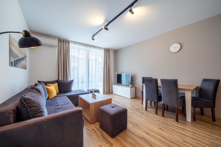 203 Two Bedroom Apt, 750m From Sea, Parking, Pool - Budva