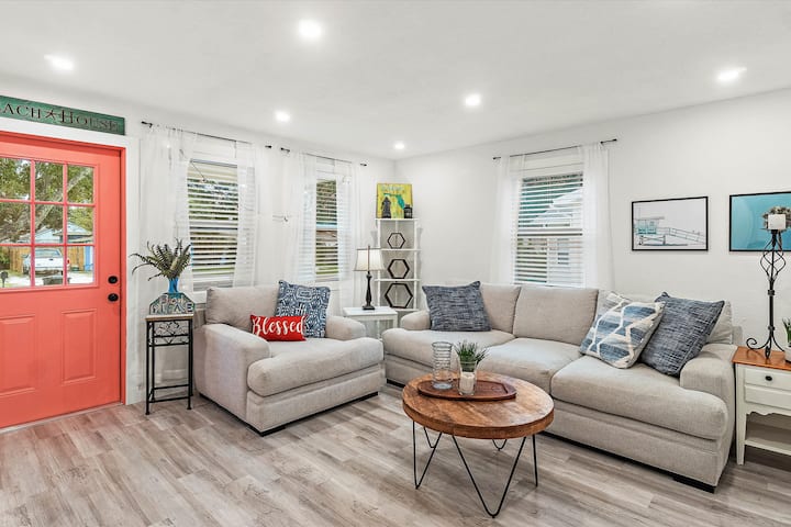 Quaint Gulfport Beach Bungalow - ガルフポート, FL