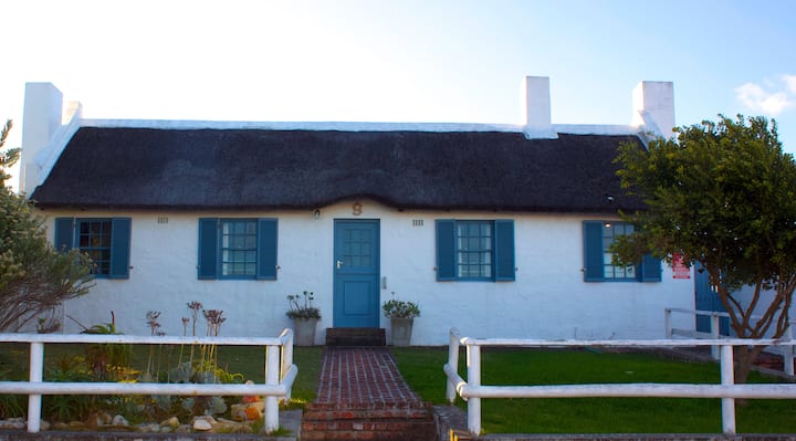 Charming Family Cottage, Fully Equipped - Arniston