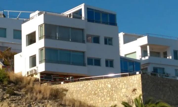 Stunning Villa On The Beach - Villajoyosa