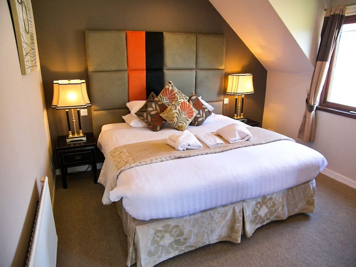 Charming First Floorjunior Suite. Fabulous Views - Pitlochry