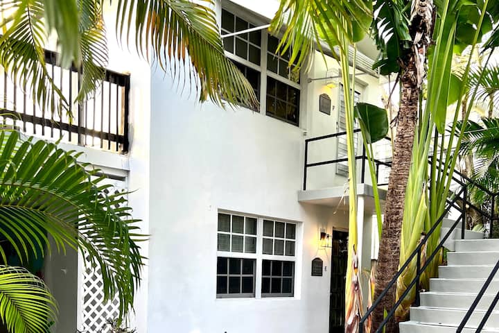 Serene Studio W/ Deck Close To Downtown & Beach - Lake Worth