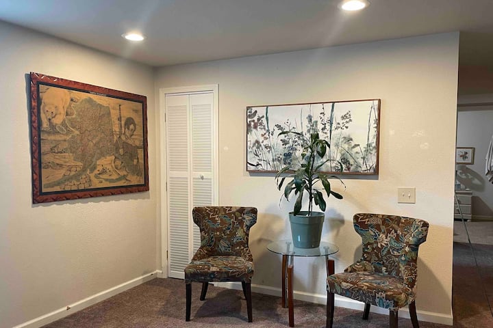 2 Br Spacious Unit, Beautiful View Of Cheney Lake - Anchorage, AK