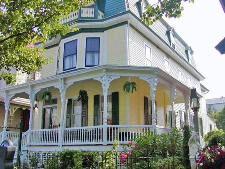The Breakers - Charming Beach Block Victorian Home - Cape May