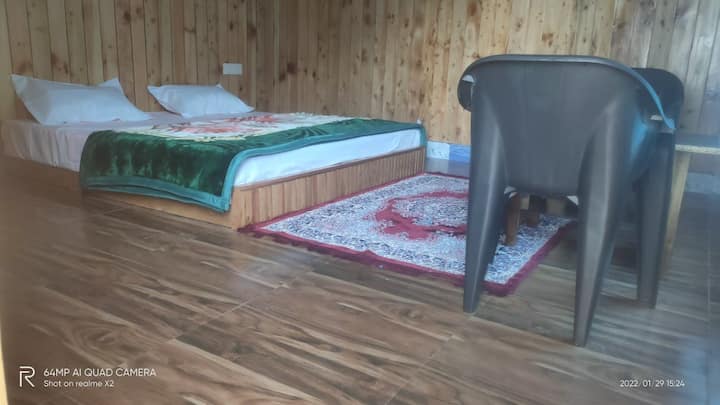 6 Bed Rooms And Private Rooms Are Available - Barot