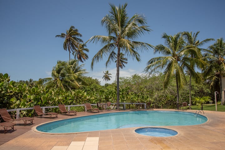 Em Frente à Praia De Taperapuan; Piscina; 1 Quarto - Porto Seguro
