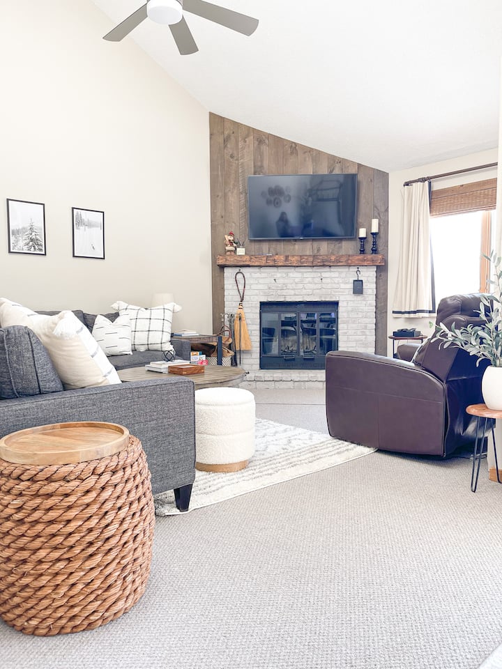 2 Br/2ba Ski In/ski Out Condo On Okemo- Sleeps 6 - Ludlow, VT