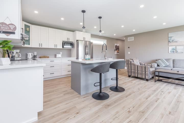 Centrally Located 2 Bedroom Hidden Gem - 배리