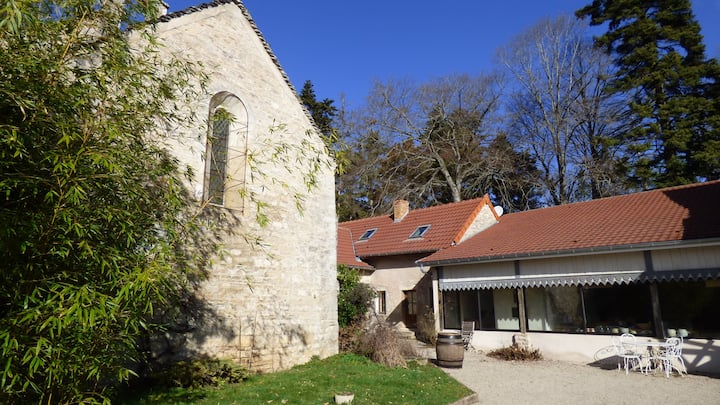 Derrière La Chapelle D'agneux. - Chagny