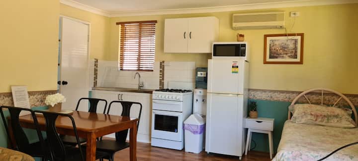 3. Donnybrook Country Cottages. Chalet 3 - Donnybrook