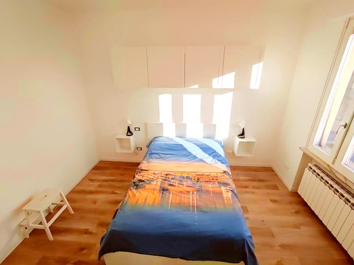 Alberti Bright Room W/bath - Florencia