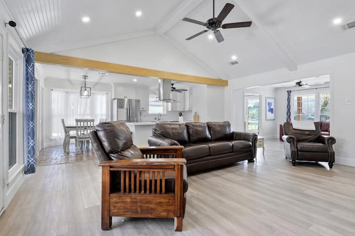 The Retreat . Centrally Located With A Pool. - Baton Rouge, LA