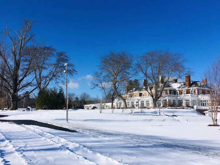 100 Yr Berkshire Mansion King Rm W Marble Bathroom - Stockbridge, MA