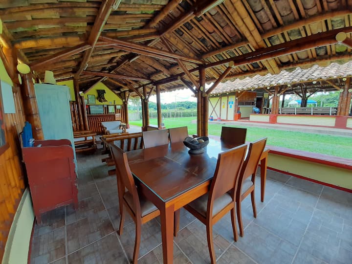 Aparta Suite Con Cocina Privada Para 4 Personas - Armenia