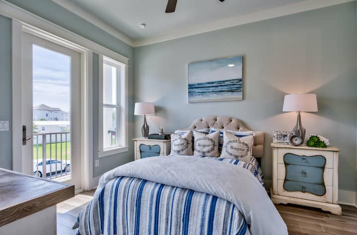 Béni Château W/ Golf Cart! 4 Min Walk To Beach - Destin, FL