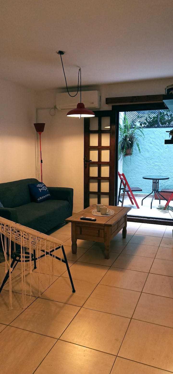 Moderno Apartamento Con Patio En Barrio Sur - Montevideo