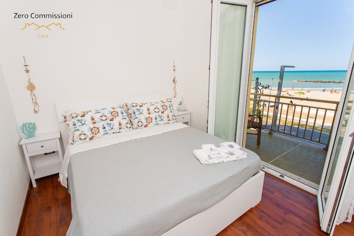 Palm Beach House: Casa Vacanze Fronte Mare - Silvi