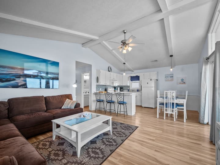 Pets Ok Beach Home+short Walk Beach Access+views! - Sea Haven Beach, NC