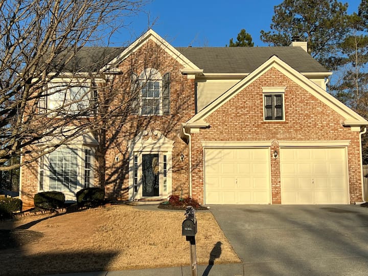 Beautiful 4 Bedroom Home (Close To Outlet Shoppes) - Canton, GA