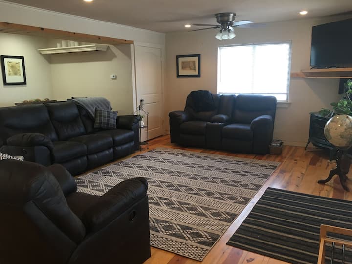 Grand Getaway-location And Comfort! - Deadwood, SD