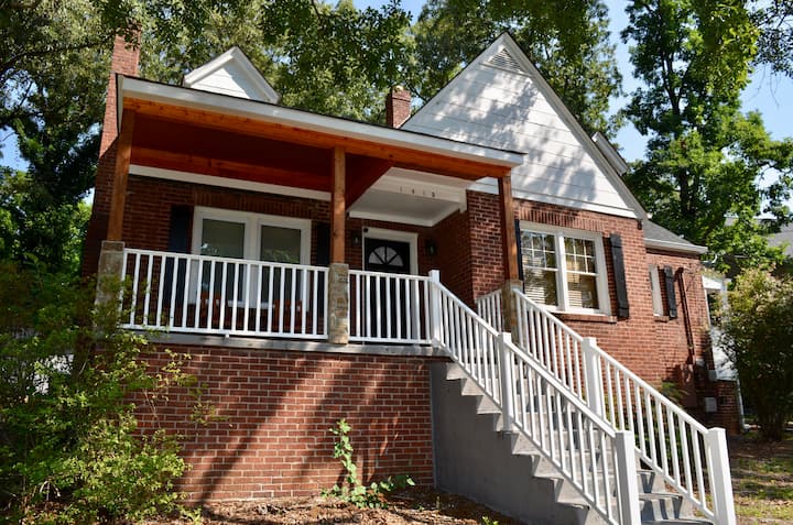Sunny 4 Bedroom Home 1.8 Miles From Falls Park - Greenville, SC