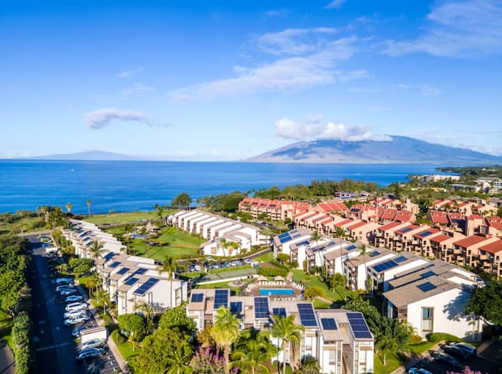 Airy And Updated Condo Across From Kam-iii Beach - Little Beach, Kihei, HI, United States