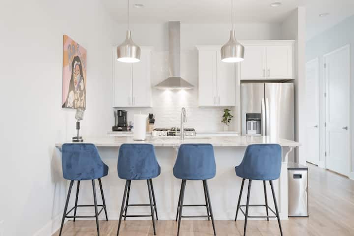 Great For Groups! Sleeps 18-20 Thing 1 & Thing 2! - Nashville, TN