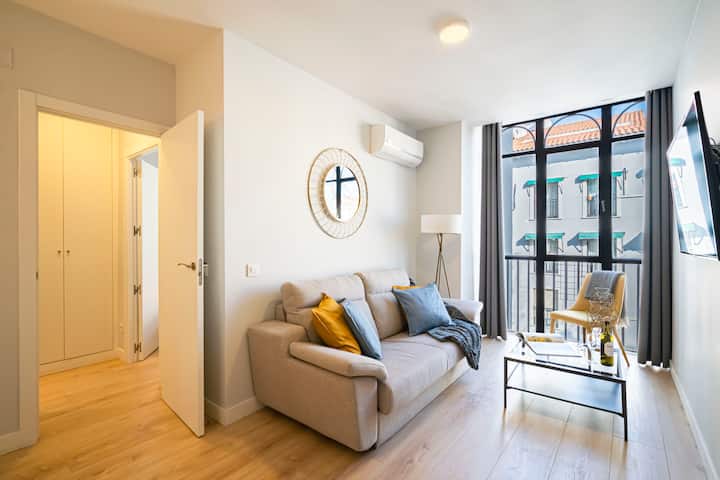 Viii. Apt. On Rafael De Riego – Ideal For Couples! - Madrid