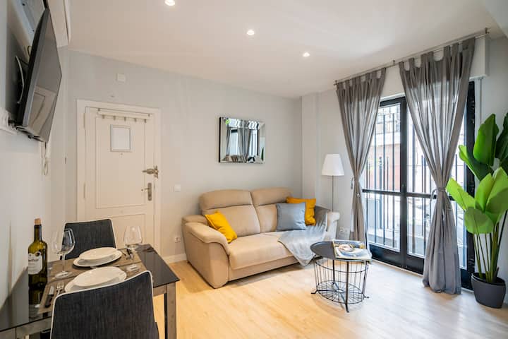 I. Apt. On Rafael De Riego – Ideal For Couples! - San Blas