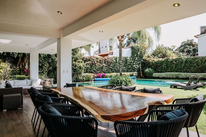 "La Casa De Cuerna" Con Alberca Caliente En Fracc. - Cuernavaca