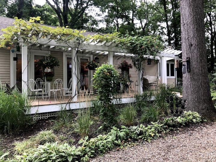 Charming 2-bedroom Cottage For Monthly Rental Only - New Buffalo, MI