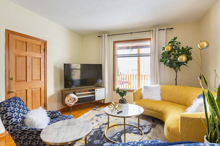 Old World Charm Meets Modern Swag In Unique Duplex - Minneapolis, MN