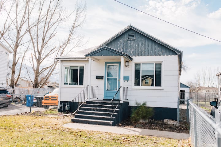Cozy Logan Home - Sleeps 6! - Logan, UT