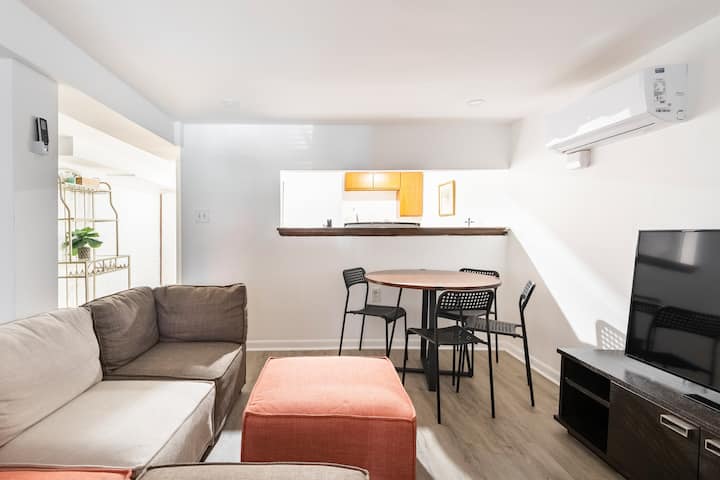 Newly Renovated Bloomingdale English Basement - Washington, DC