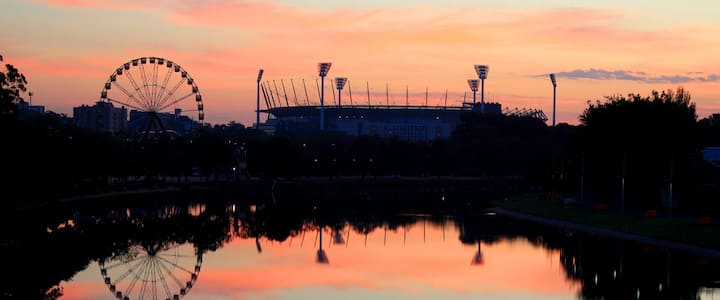 City + Mcg 4+ Bedrooms 2+ Bath, Views-sleeps 8-10 - Richmond