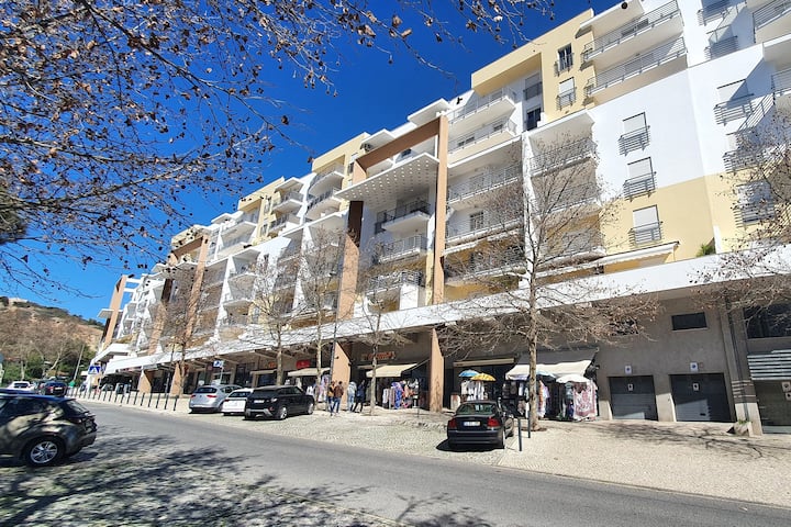 Delightful 2 Bed Apartment, Old Town, Free Parking - Albufeira