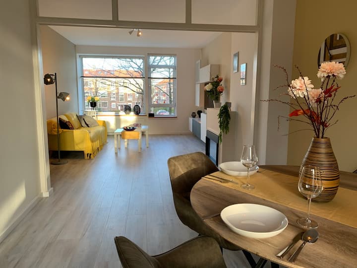 Gerenoveerd Appartement Met 2 Slaapkamers - 델프트